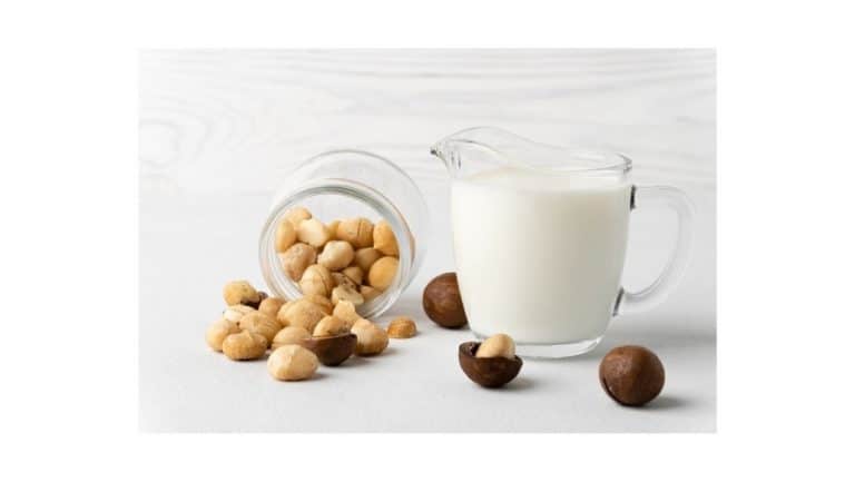 Keto Milk: 9 Low Carb Milk Options for Keto | Shortcut Keto